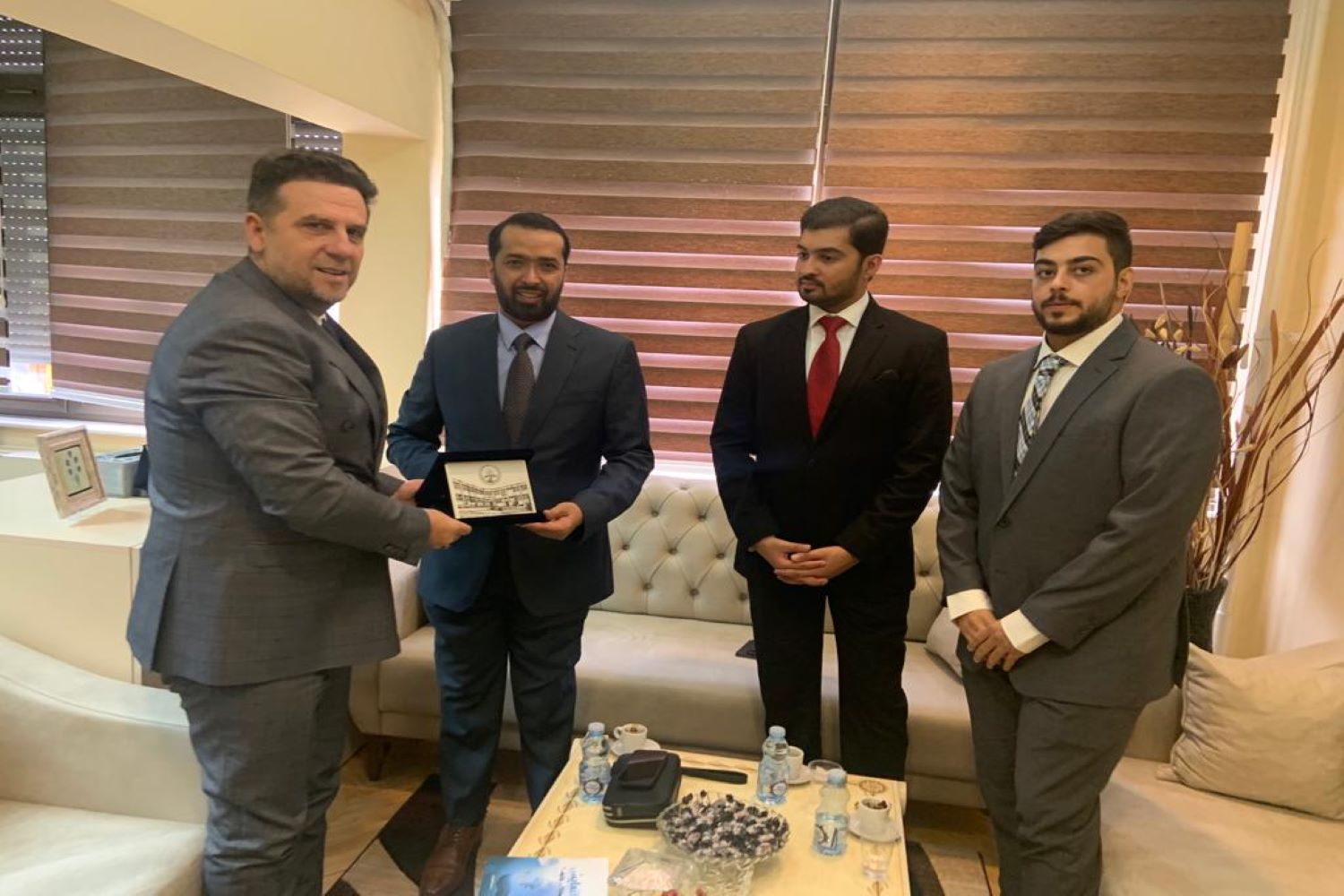 KRYETAR I ORGANIZATËS NDËRKOMBËTARE “EDUKATORËT PA KUFIJ”, DR. MUHAMED ...